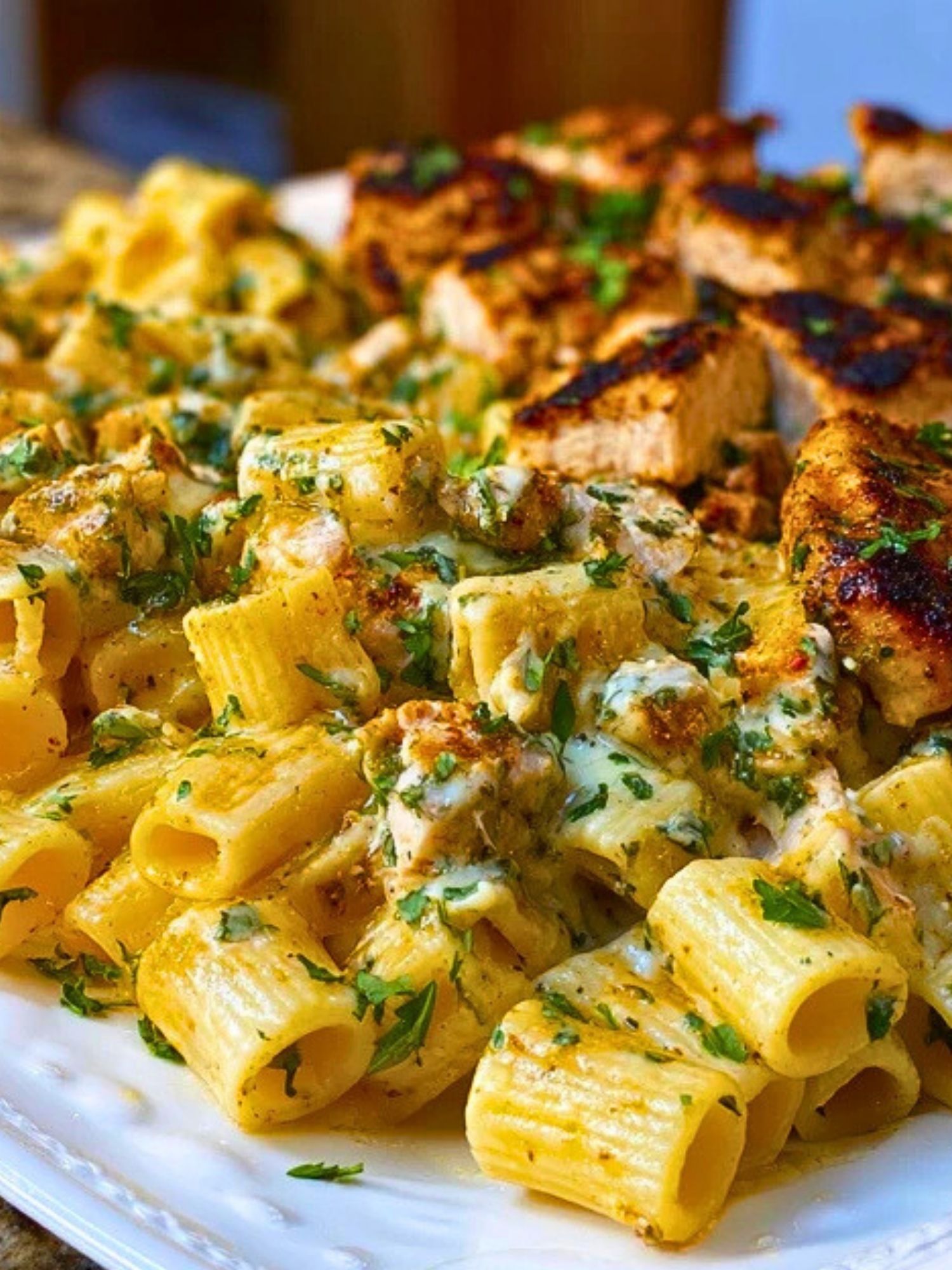 Cheesy Rigatoni with Garlic Parmesan Chicken
